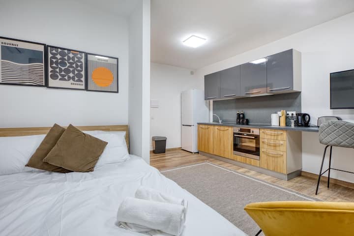 Quiet, Cosy & Central Studio Suite, Apt 2 - Malte