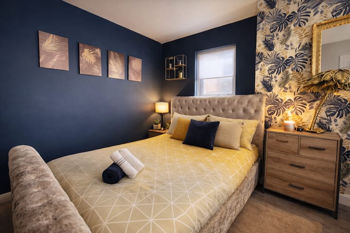 The Palm Studio - Cardiff