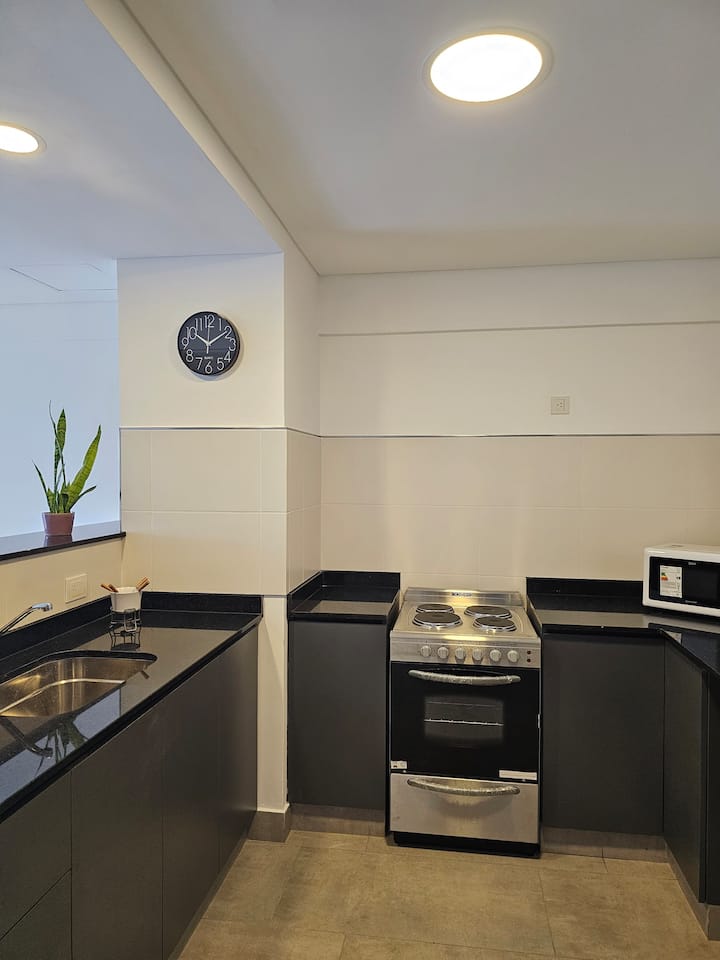 Espacioso Departamento Con Cochera Y Piscina - Salta