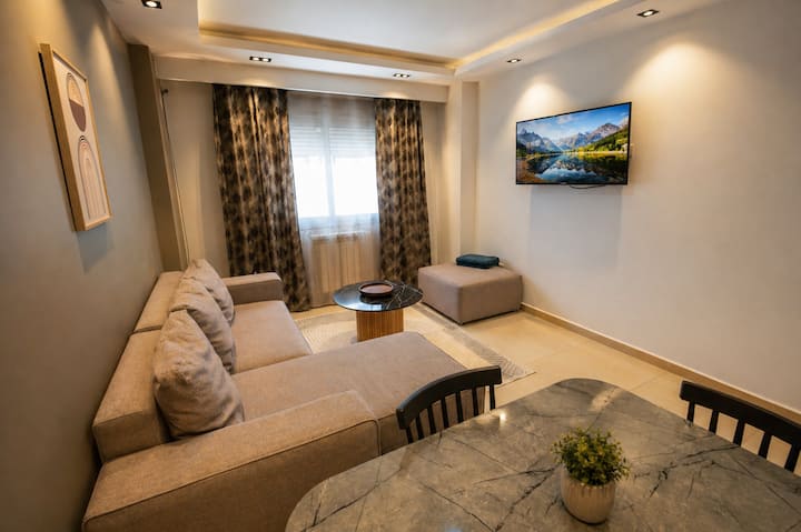 Premium: Jacuzzi + Cinéma 6 Pers. Parking Sécurisé - Oran