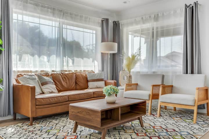 Stylish Family Cozy Home 3bd/2ba - Bbq, Lounge Lux - Long Beach, CA