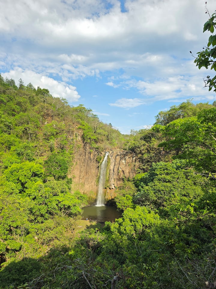 Cabaña Frente A La Cascada El Chorreron - Departamento de La Paz