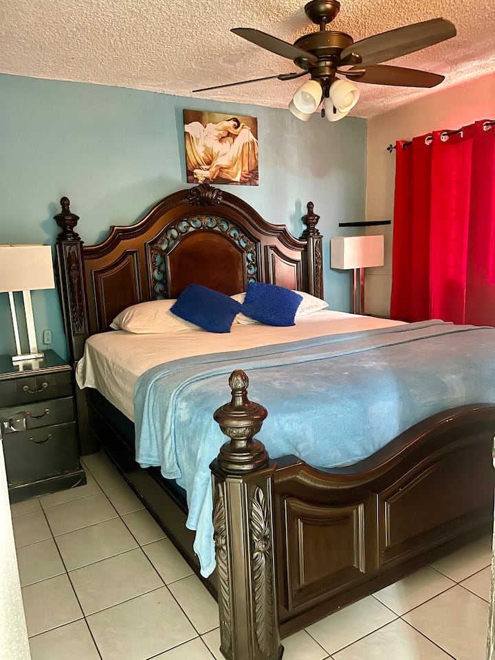 Penthouse Springs - Kingston