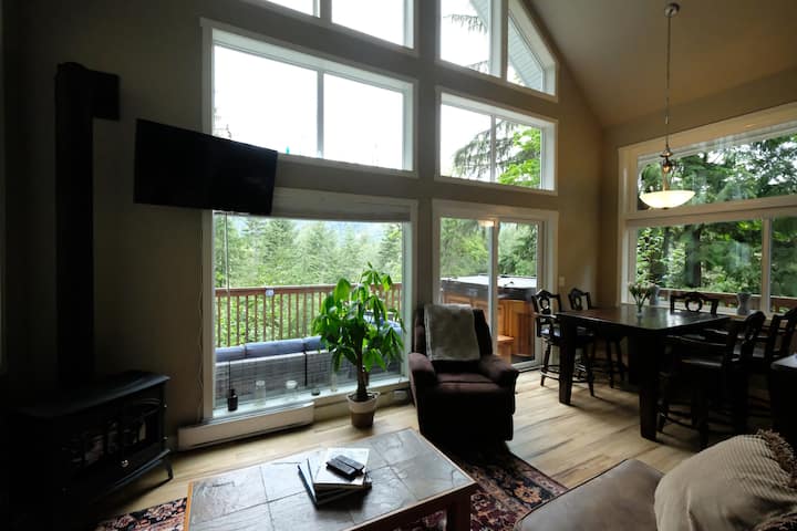 Hikers Paradise With Hot Tub - Salt Spring Island