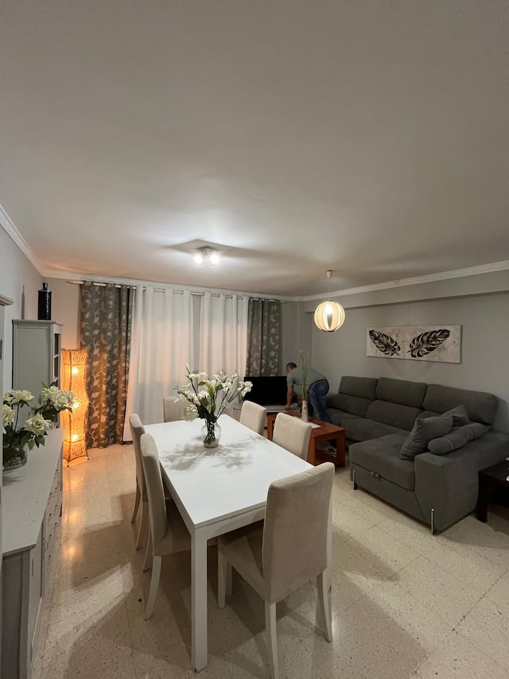 Piso En Calle Neptuno - Cadix