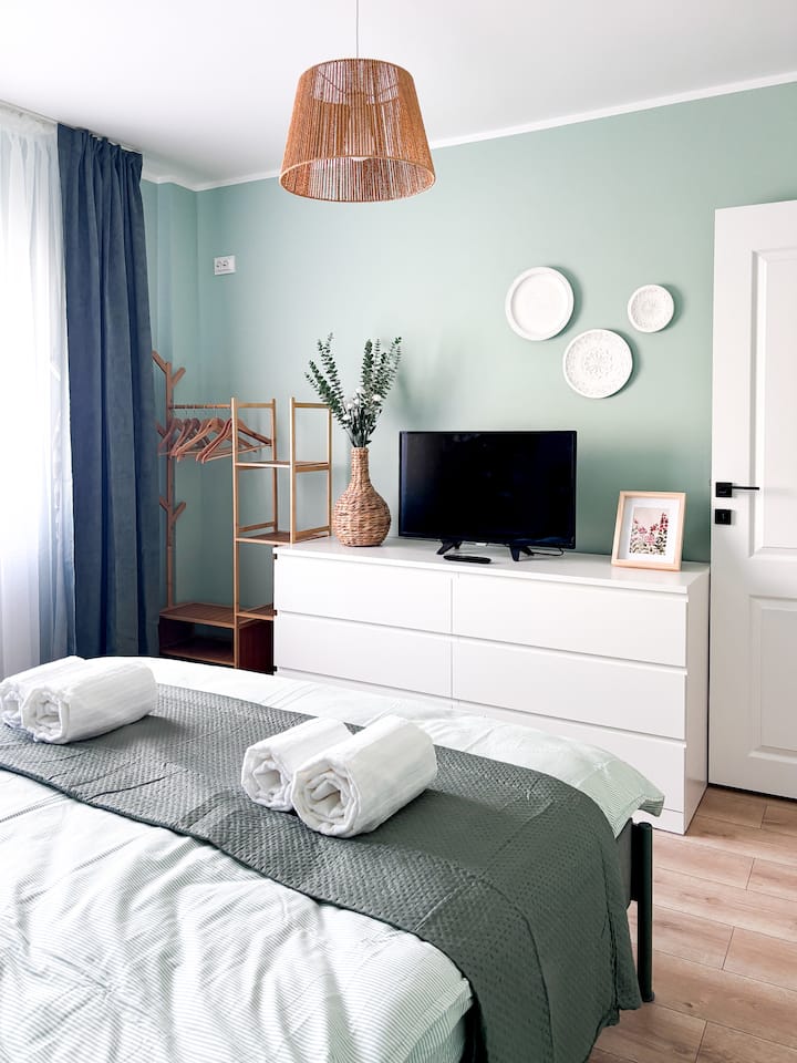 Work, Rest, And Recharge In Green Bliss - Iași