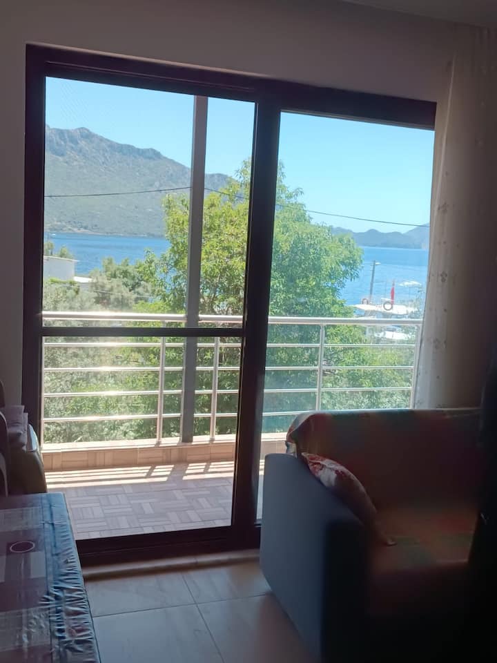 Sogutkoyde Denze 30metre 2+1 Ev - Bozburun