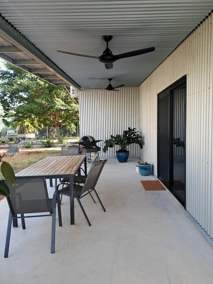 Private 2 Bed Close To Markets - Darwin
