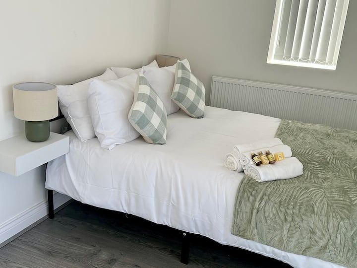 Goal Front 3 Bed Bungalow - Bradford