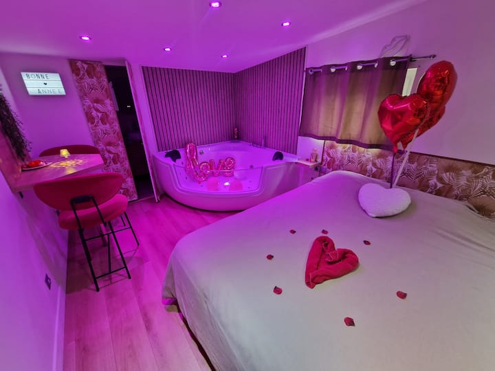 "The Secret Love Room " - Montgeron