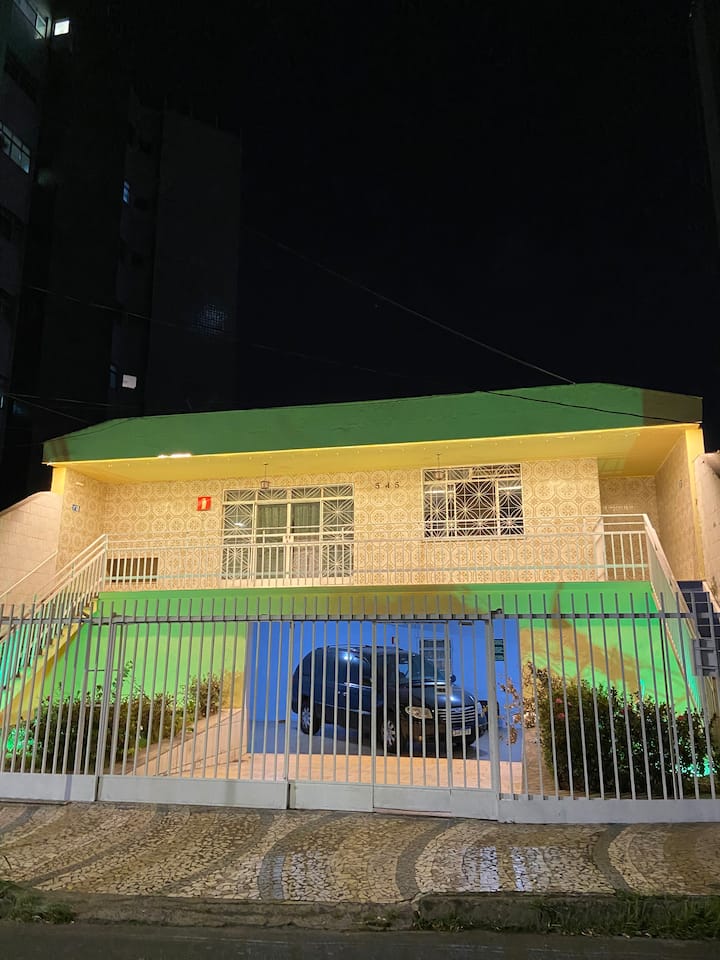 Casa Amarela Superior Exclusiva - Belo Horizonte