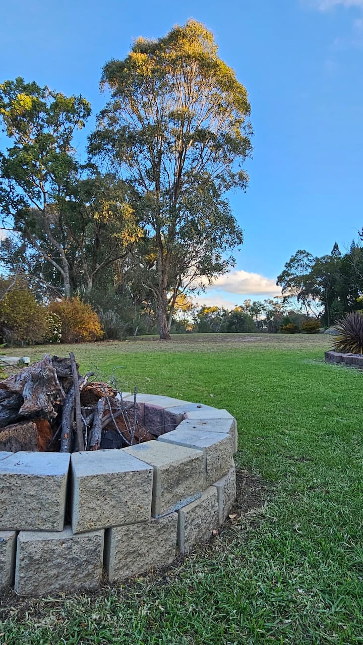 Spacious Farmside Retreat W/ Large Private Garden - Stanthorpe