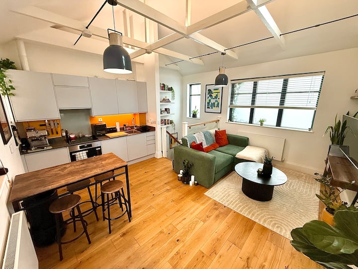 Airy 1 Bed Duplex Near The Excel London - University of East London