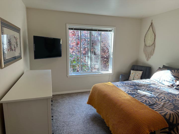 Peaceful Retreat - Olympia, WA