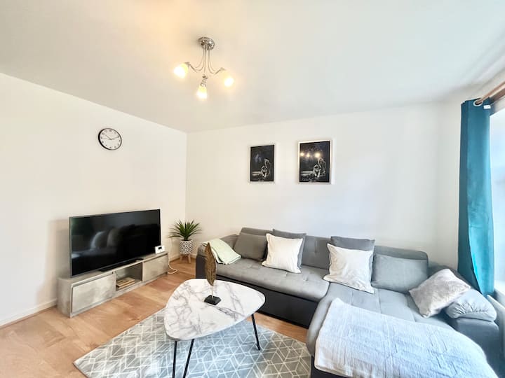 Ashford 3br House | Sleeps 8 | Free Parking - Tenterden