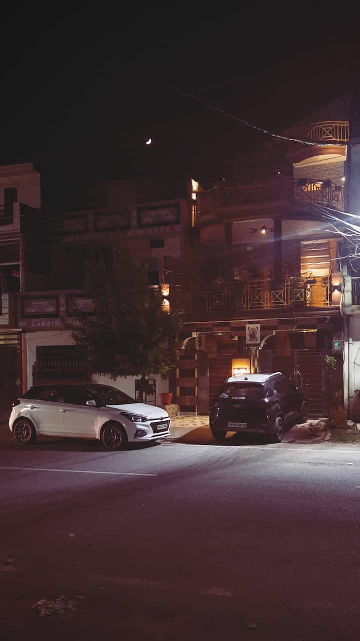 Downtown Luxury - Lucknow