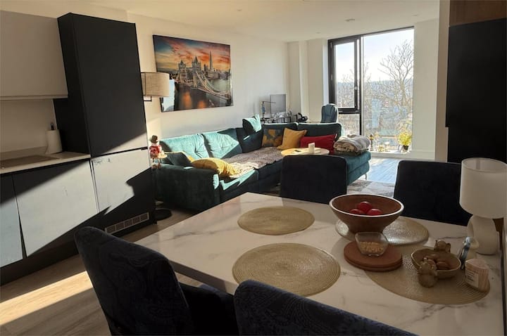 Modern Flat – Near Town Centre And Station - Kent