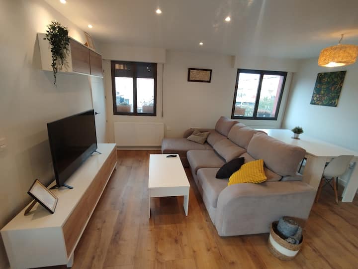 Piso Recién Reformado A 10 Minutos Del Centro. - Pamplona, España