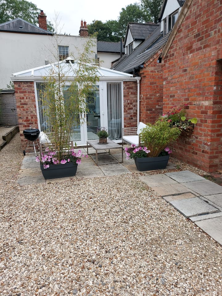 Coach House, Great Witcombe, Cotswolds 
Cheltenham - Painswick