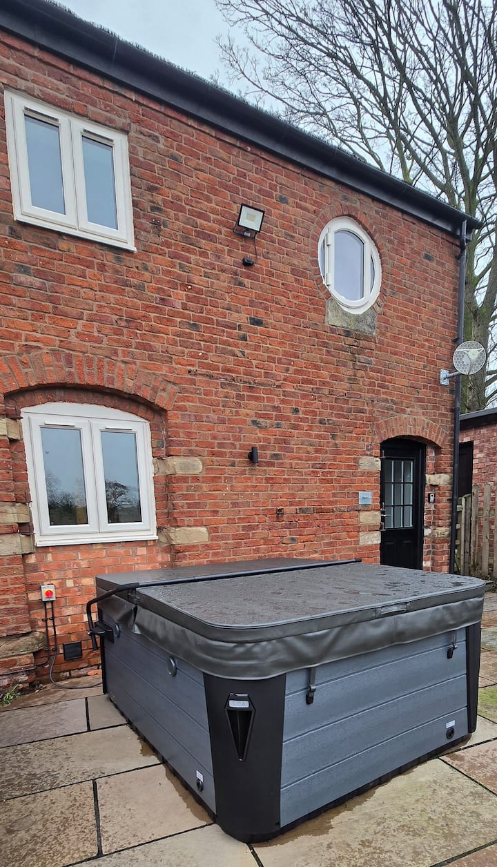 Day Green Barns - Barn 2. Luxury Home With Hot Tub - Cheshire