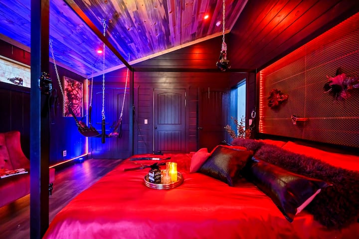 New! Sexy Cabin | Adult Getaway | Spa | Sauna - Oklahoma