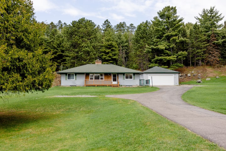 The Meadow By Lake Vermilion 5 Bed 2 Bathroom Home - Tower, MN