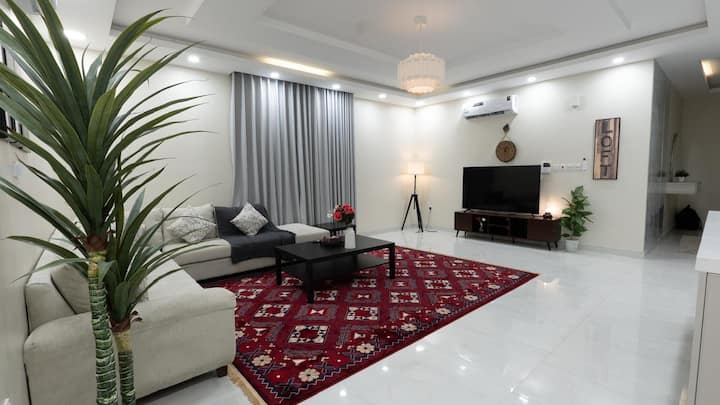 Luxurious 3 Bedroom Apt - Central Location - C2 - Dammam