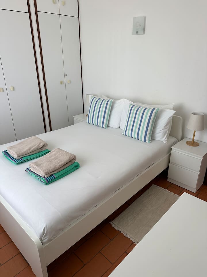 2br Apartment Nr Beach & Shops With Wifi - Luz