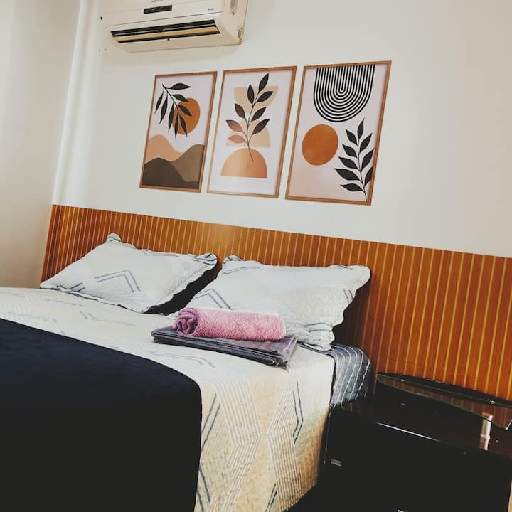 2 Qtos, Wi-fi, Ar, Piscina.(901) - Goiânia