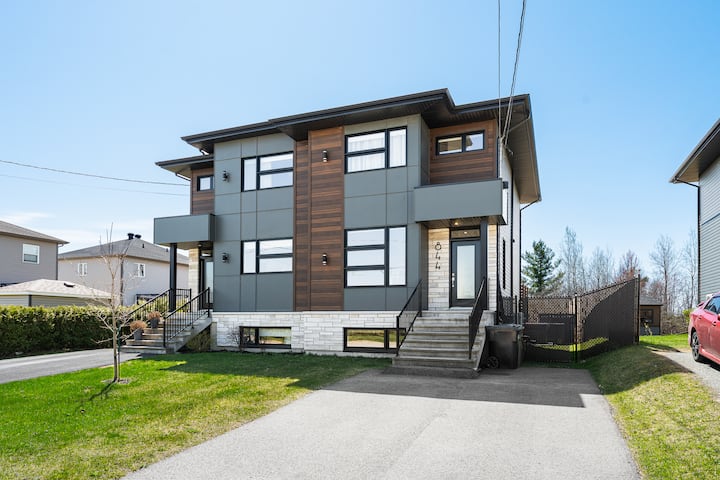 Jumelé 3 Chambres, Tout Inclus ! - Sherbrooke