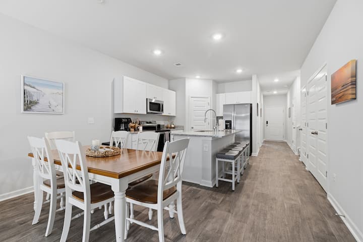 4br Coastal Getaway | Pool, Pickleball & Golf - Ocean Isle Beach, NC