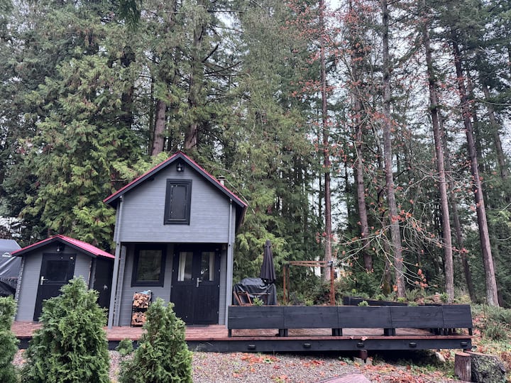 Tiny Home Glamping W/ Fireplace And Sauna - Sechelt