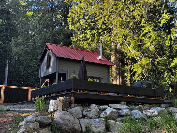 Tiny Home Glamping W/ Fireplace And Sauna Access - Sechelt