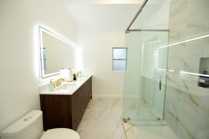 Effortless Sd Getaway|spacious Yard+prime Location - San Diego, CA