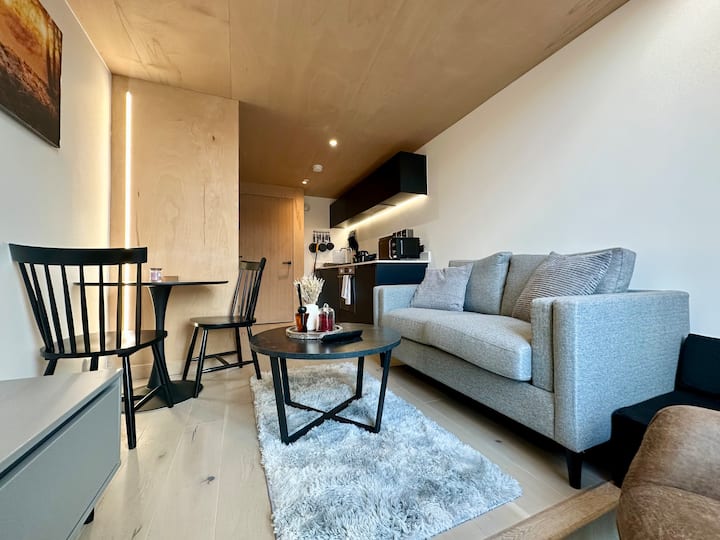 Prime Location Cute 1 Bed Duplex Apartment - Manchester