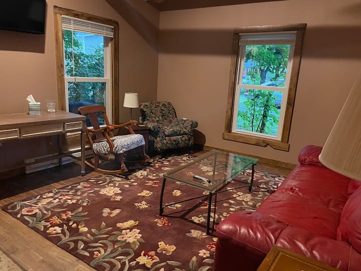 Caldwell Cottage - White Sulphur Springs, WV