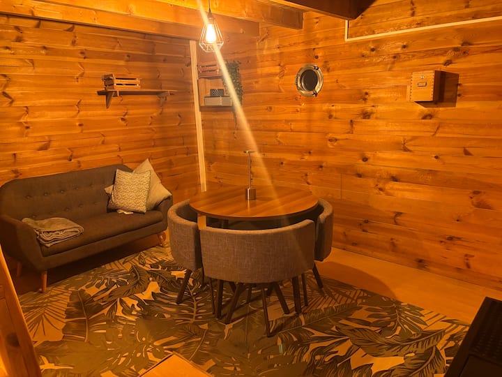 Cabane Au Bord D’un éTang - Belfort