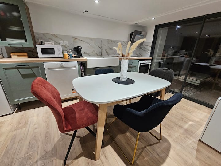 Charmant T3 Terrasse Couverte- Parking 4 Voyageurs - Toul