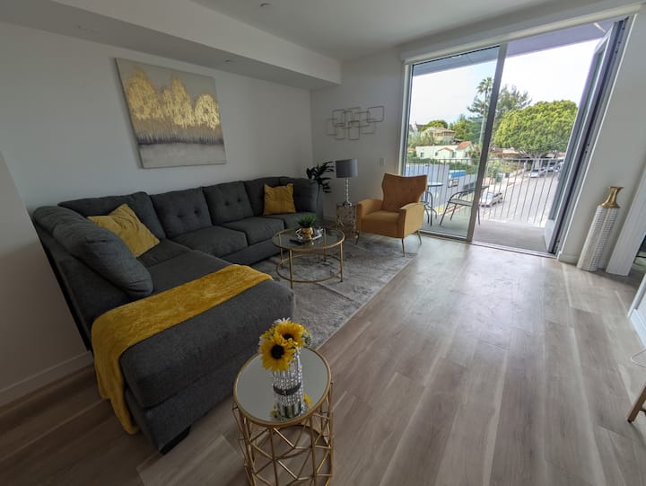 2 Bedroom Apartment Santa Monica! - Santa Monica, CA