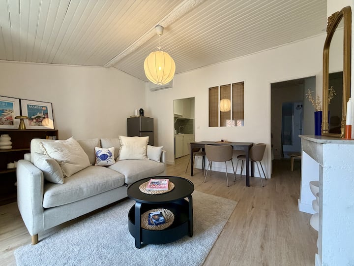 Loft Du Mistral -
Charme Cinéma Allauch - Allauch