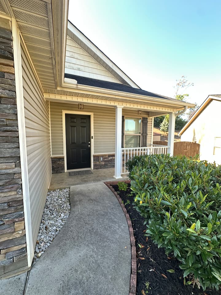 Home In Knoxville - Knoxville, TN