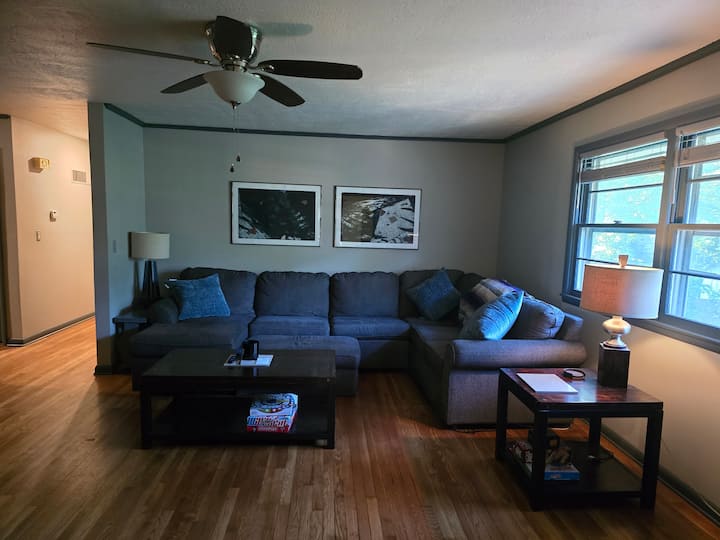 Cozy Ranch Style House, Close Hwy & Shopping. - Kansas City, MO