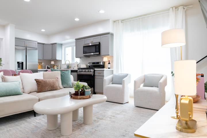 4 Bedroom Modern Townhouse 6 Beds Brand New - Culver City