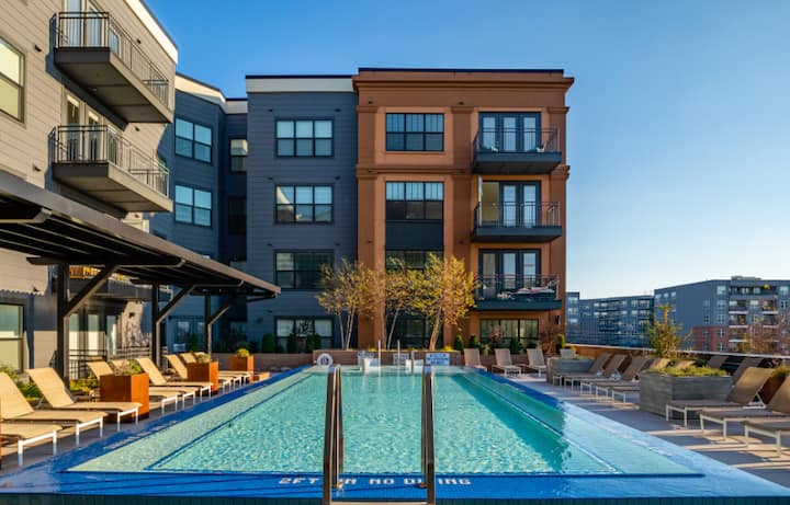 Sunset Verse | Bright & Vibey 1br | Walk To Broad - SoundWaves at Gaylord Opryland, Nashville