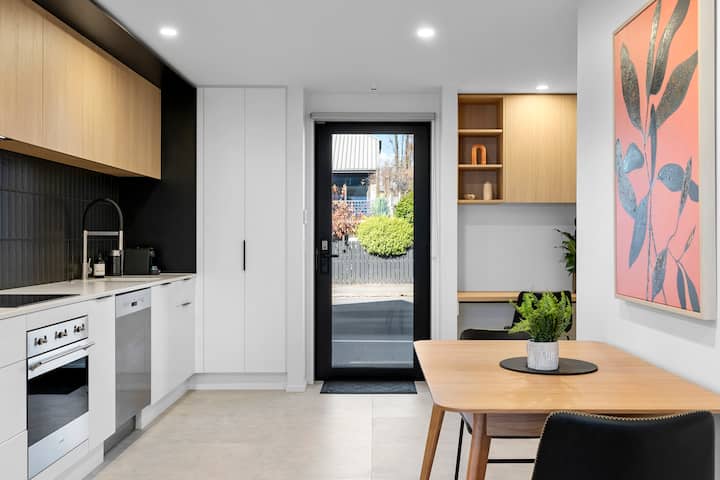 Stylish Stay – Heart Of The Cbd - Christchurch