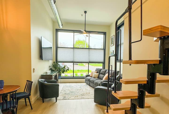 Slabhouse Retreat- 2br Steps From The Bay! - Traverse City, MI