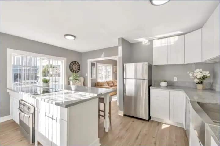 Furnished 2br Home Near Bart In East Oakland - Oakland, CA