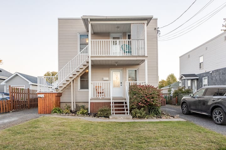 Grand Chalet 7ch / 15pers Avec Spa Privé –Près Mtl - Quebec