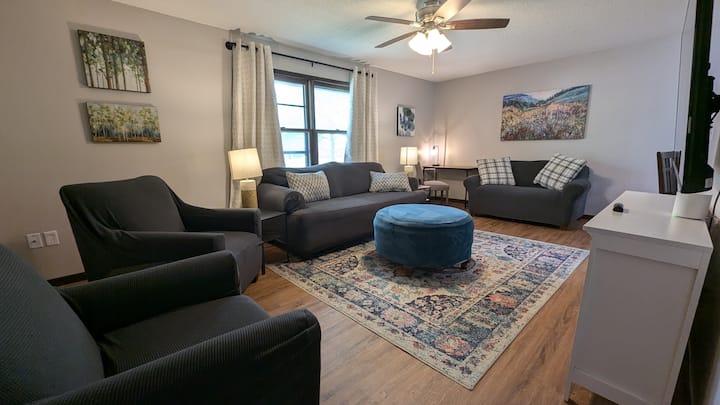 Knightly Stay:trailer Parking/pool Table/king Beds - Thousand Hills State Park, Kirksville