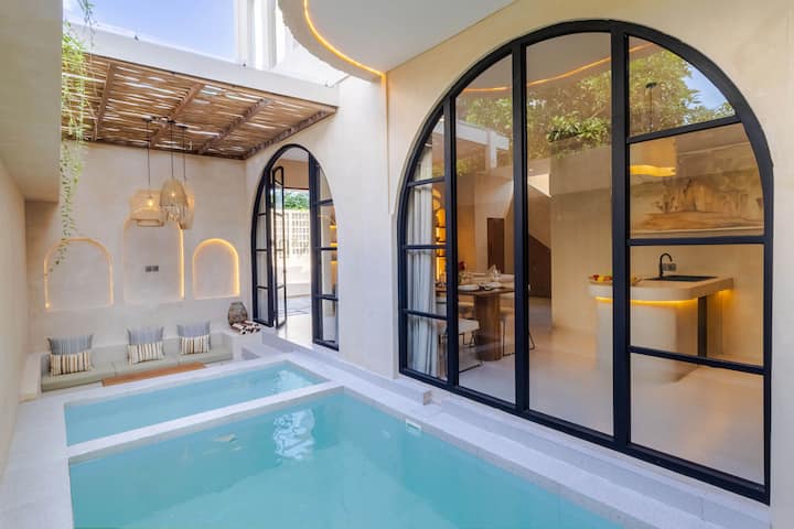 Chic Seminyak 2br Villa With Private Pool - Kuta